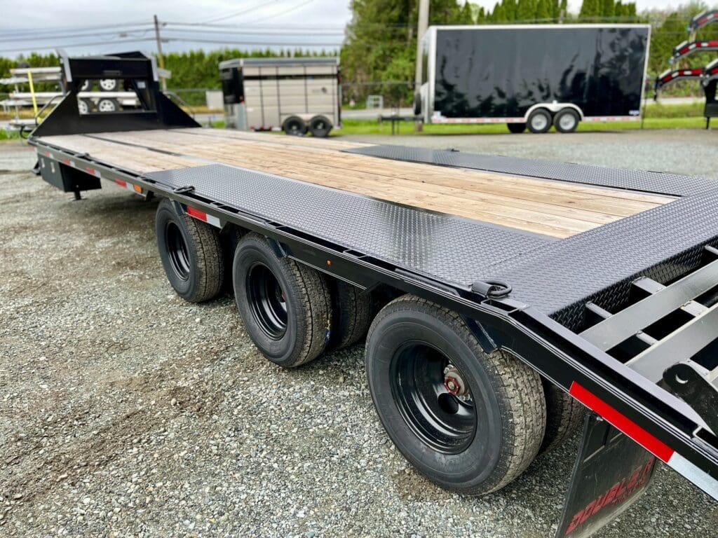 30' Double-A Tri-Axle Dually Gooseneck (30,000 GVW) - Cummings Trailers